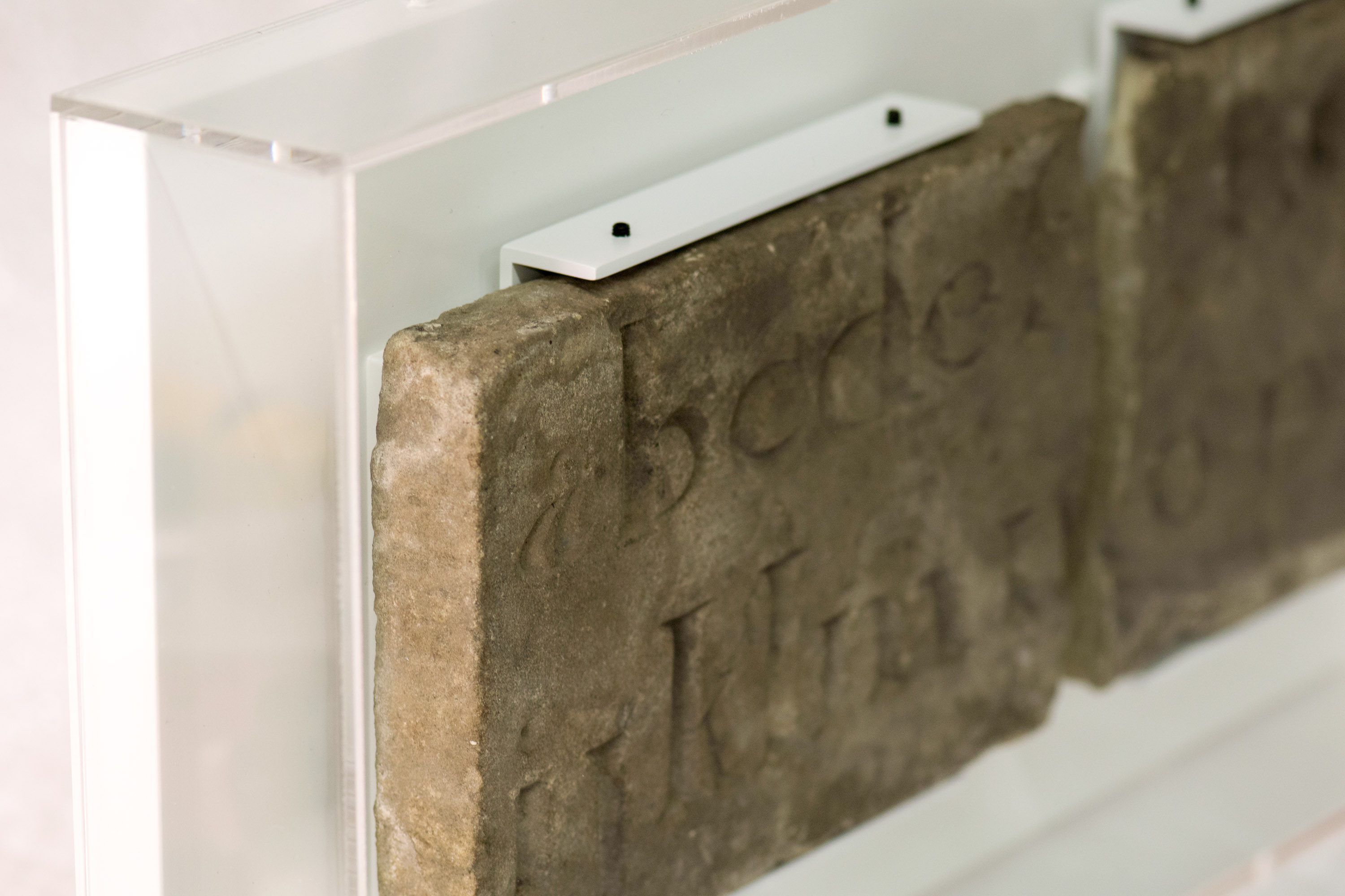 Acrylic Box Frames: 👀 See more of your artwork / Harten Frameworks