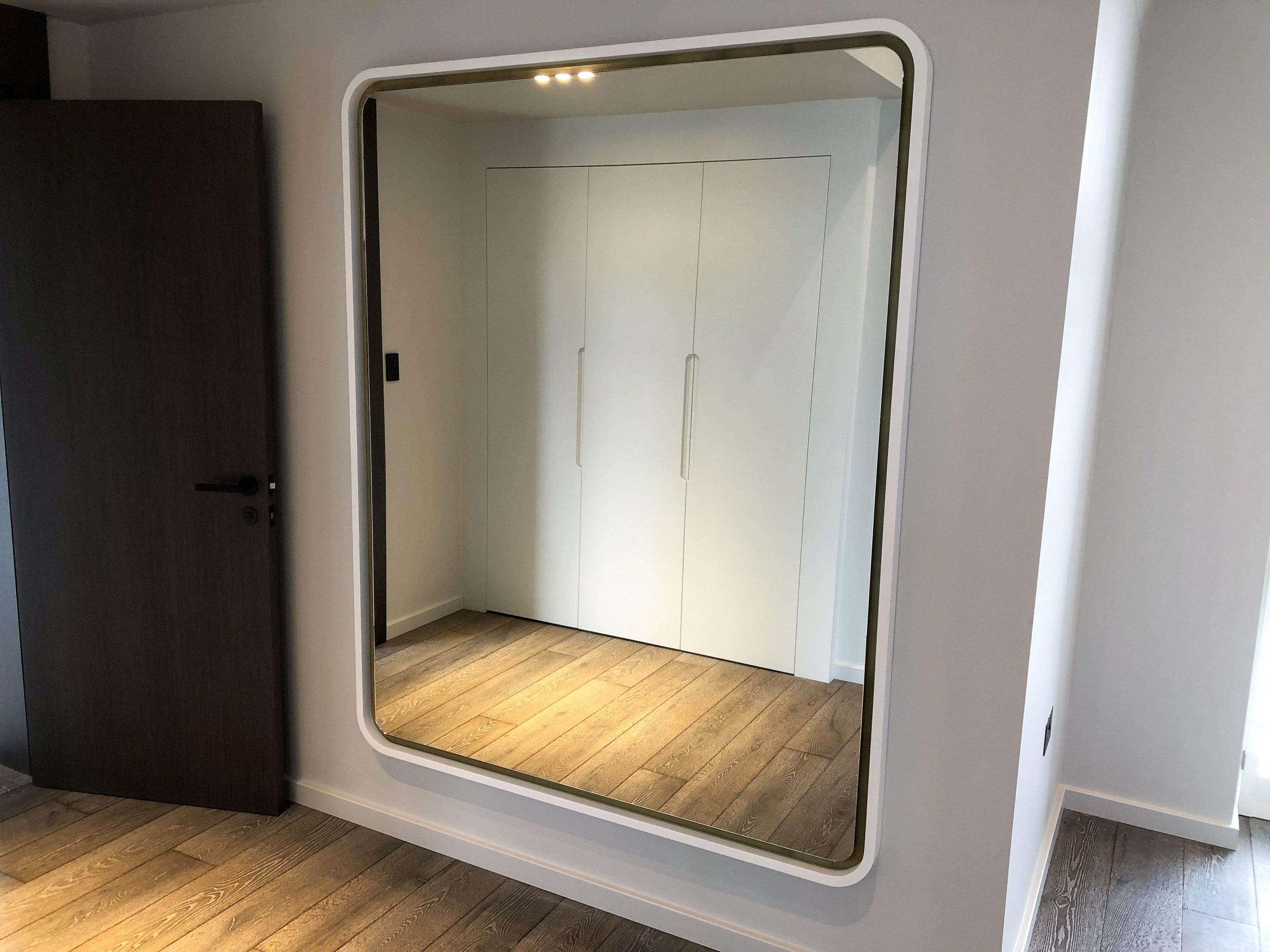 Custom Mirror Frames: complete your space with a talking point / Harten ...